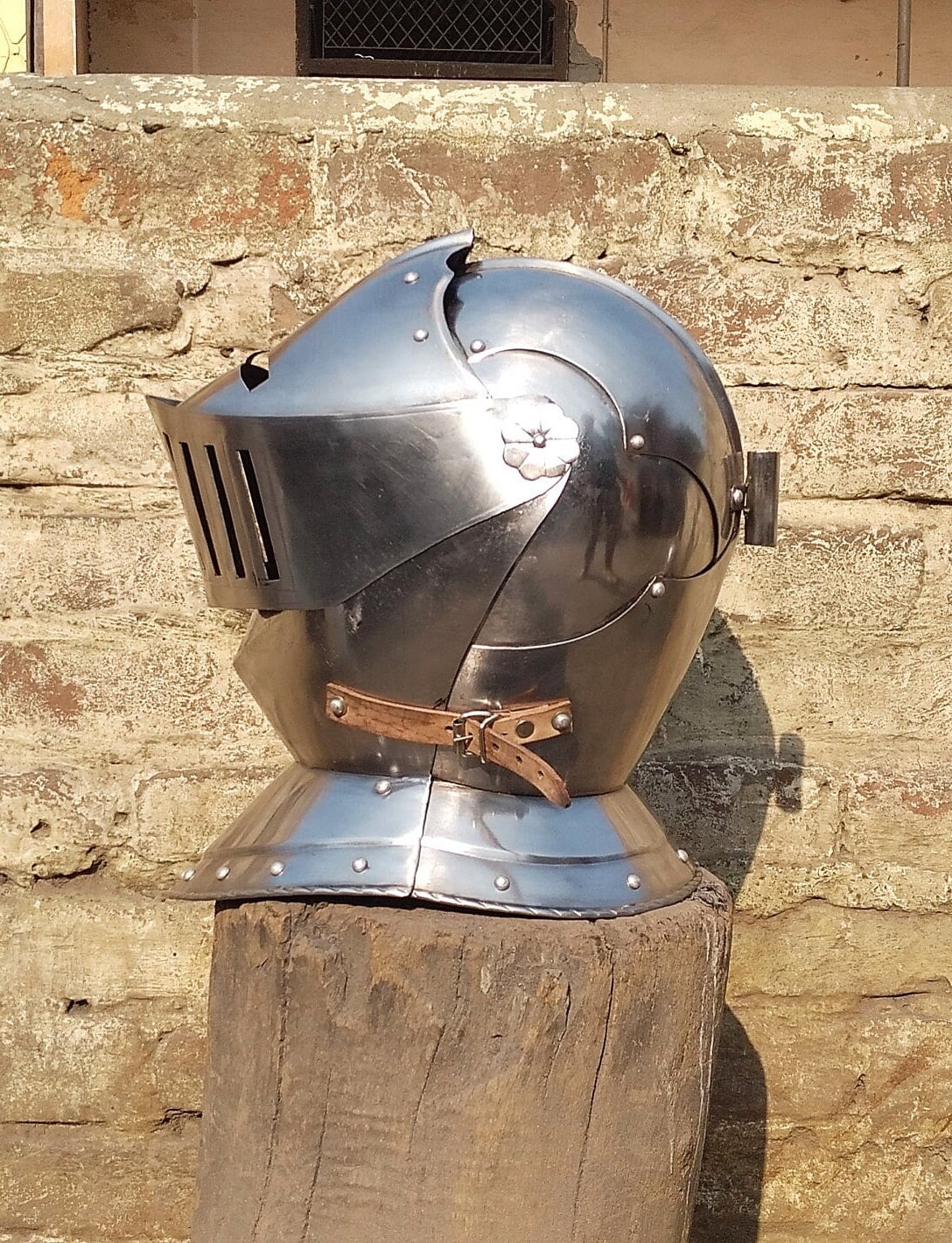 Halloween European Closed Helmet With Stand Medieval Knight Visor ...