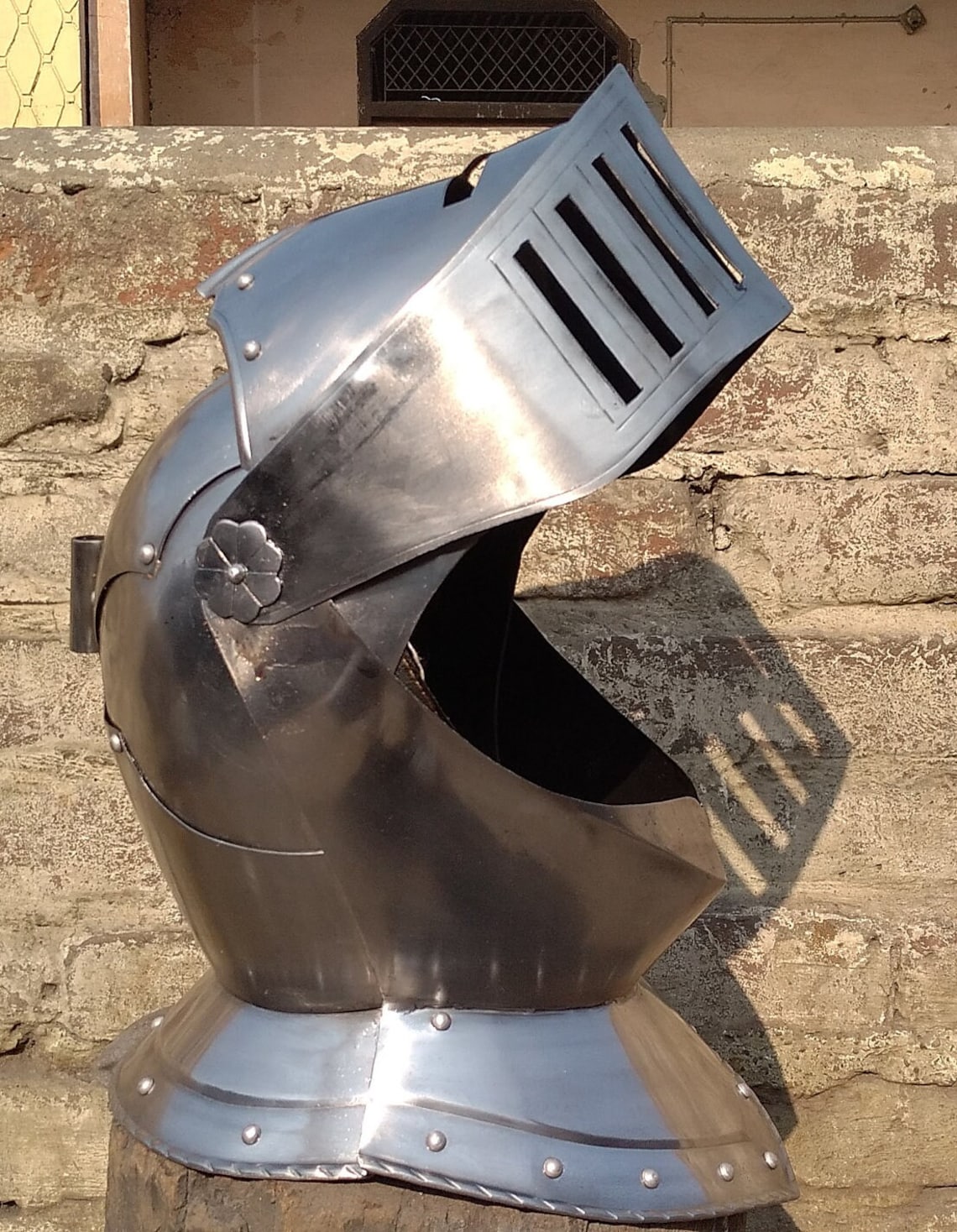 Halloween European Closed Helmet With Stand Medieval Knight Visor ...