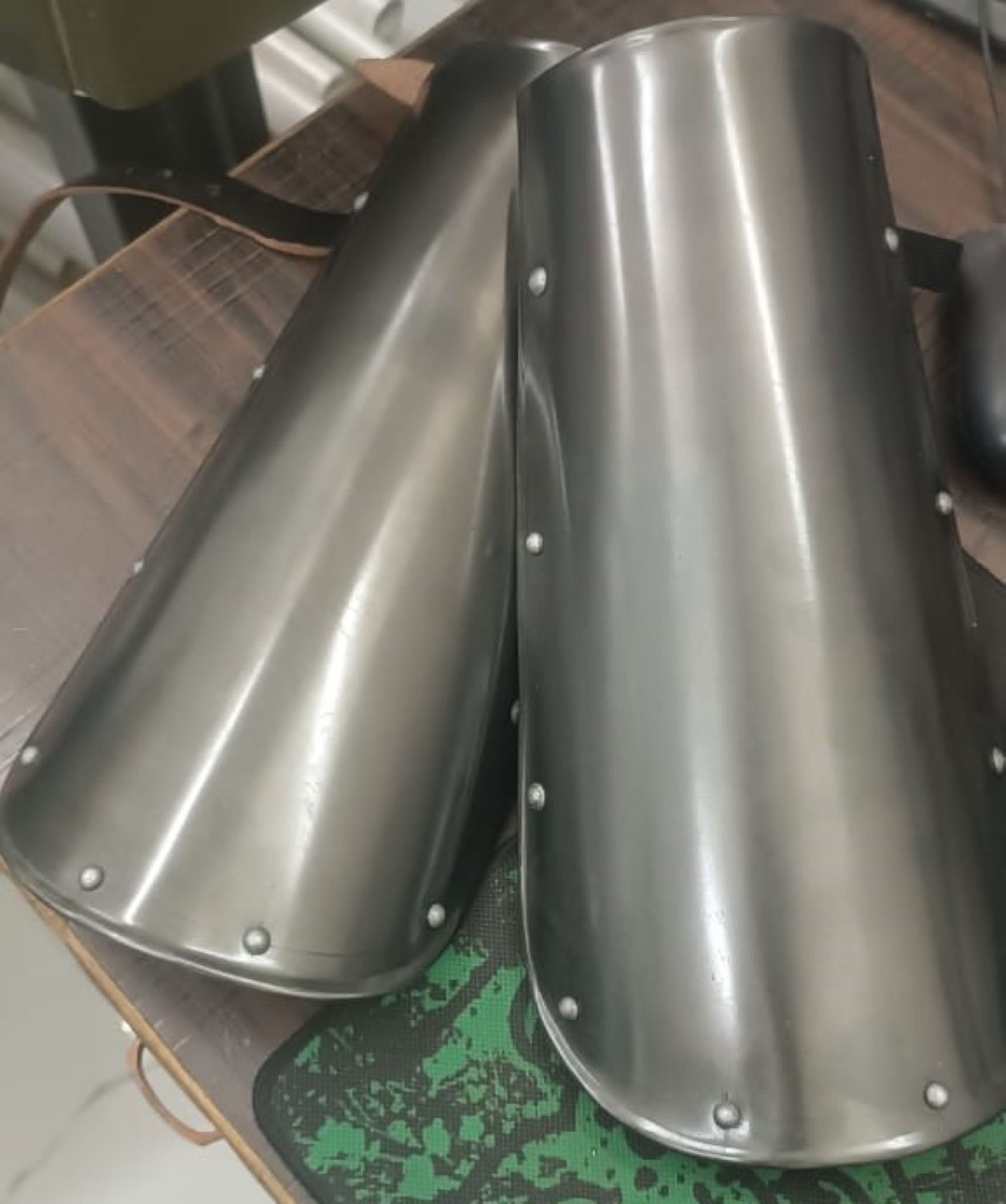 Medieval Armor Suit Gothic Leg Guard Bracer Gorget Spaulders Set Iron ...