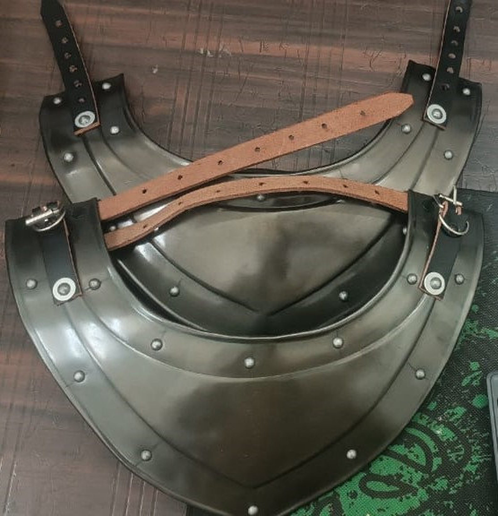 Medieval Armor Suit Gothic Leg Guard Bracer Gorget Spaulders Set Iron ...