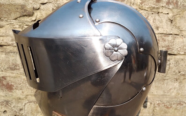 Halloween European Closed Helmet With Stand Medieval Knight Visor ...