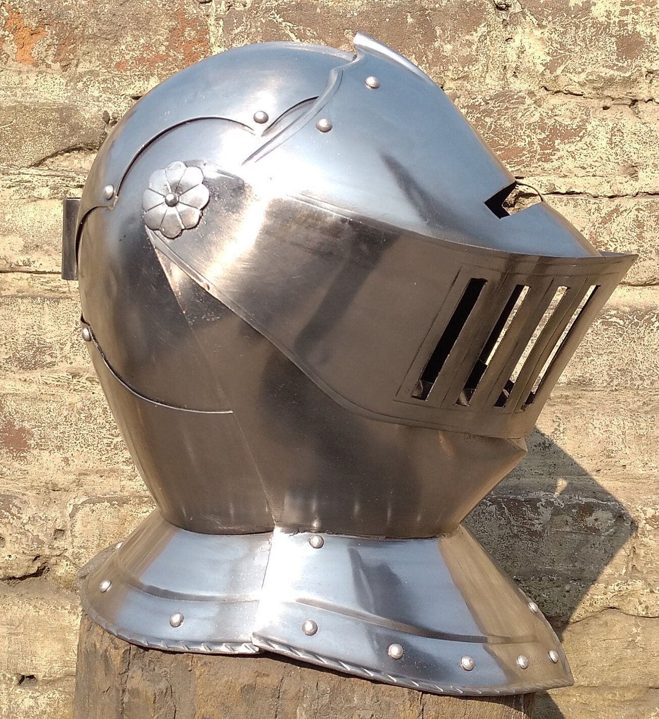 Halloween European Closed Helmet With Stand- Medieval Knight Visor ...