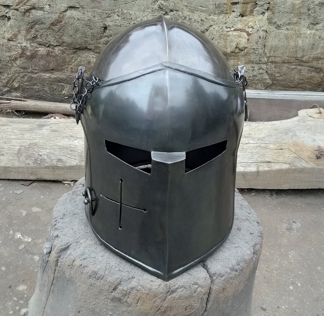 Halloween Medieval Barbuda Helmet With Stand ~ Knight Collectible Armor ...
