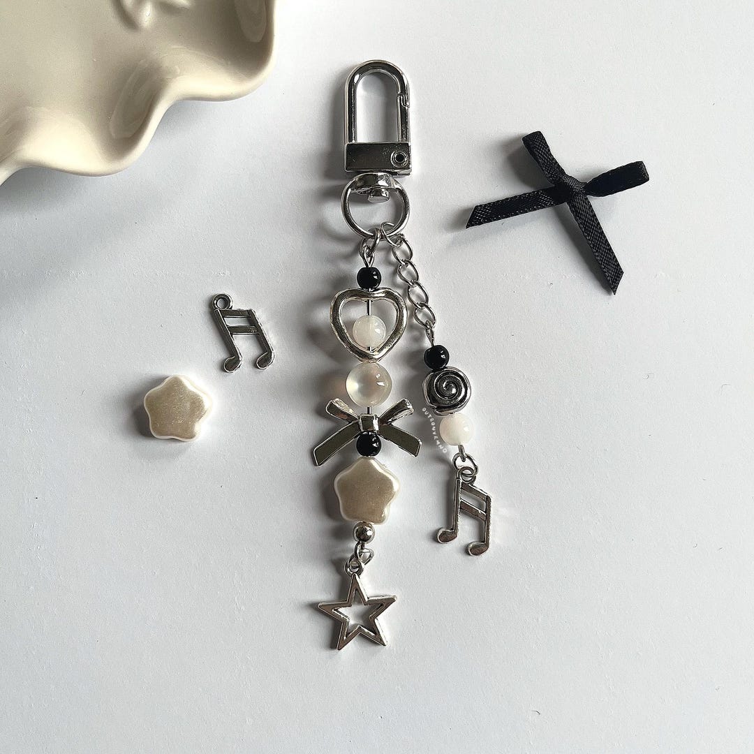 Illit magnetic Inspired Beaded Keychain, Aesthetic Keychain, Phone ...