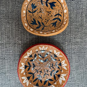 Sgraffito Terracotta Plate With Navy Flowers and White Pomegranate Rim ...