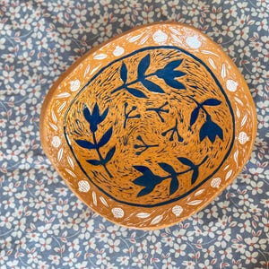 Sgraffito Terracotta Plate With Navy Flowers and White Pomegranate Rim ...