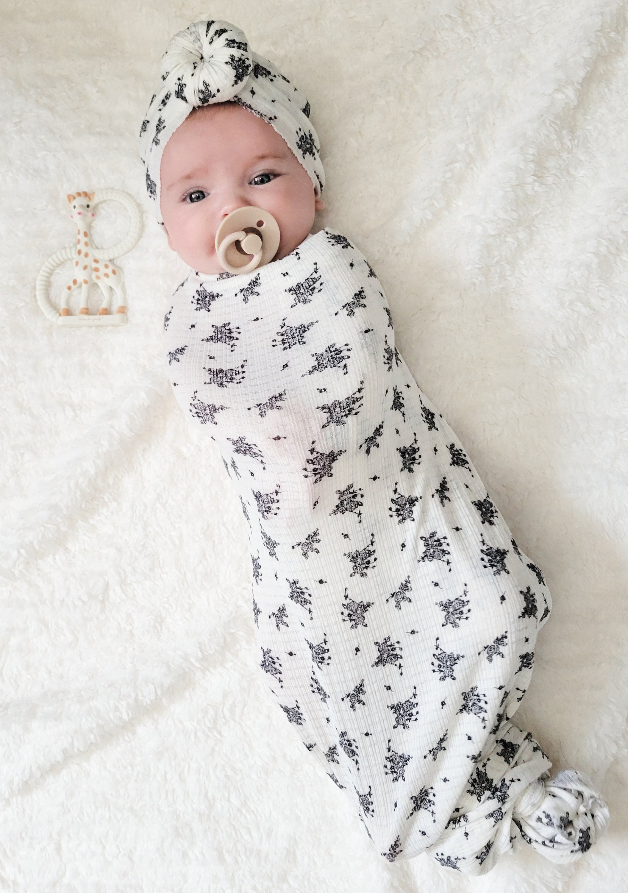 SALE Baby Swaddle Set in White/black Vintage Floral Swaddle - Etsy