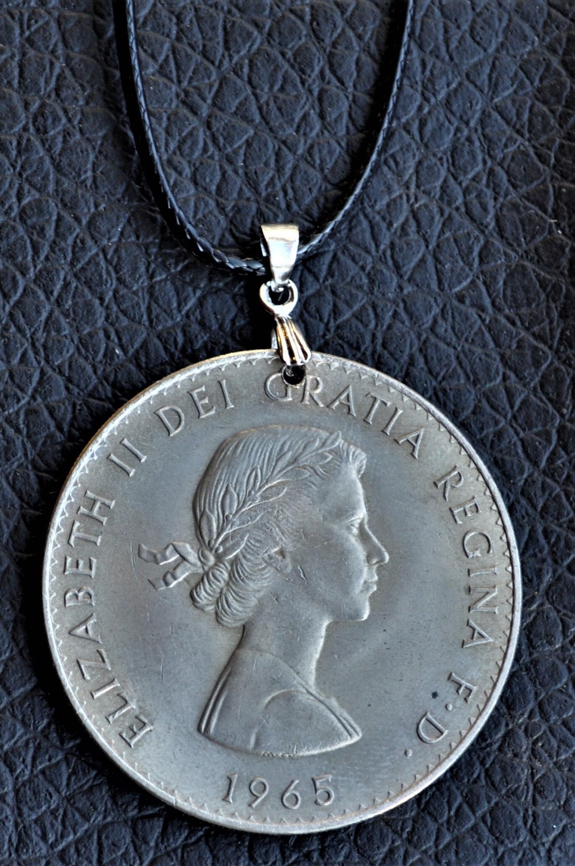 Large Reversable Queen Elizabeth/winston Churchill Coin Pendant ...
