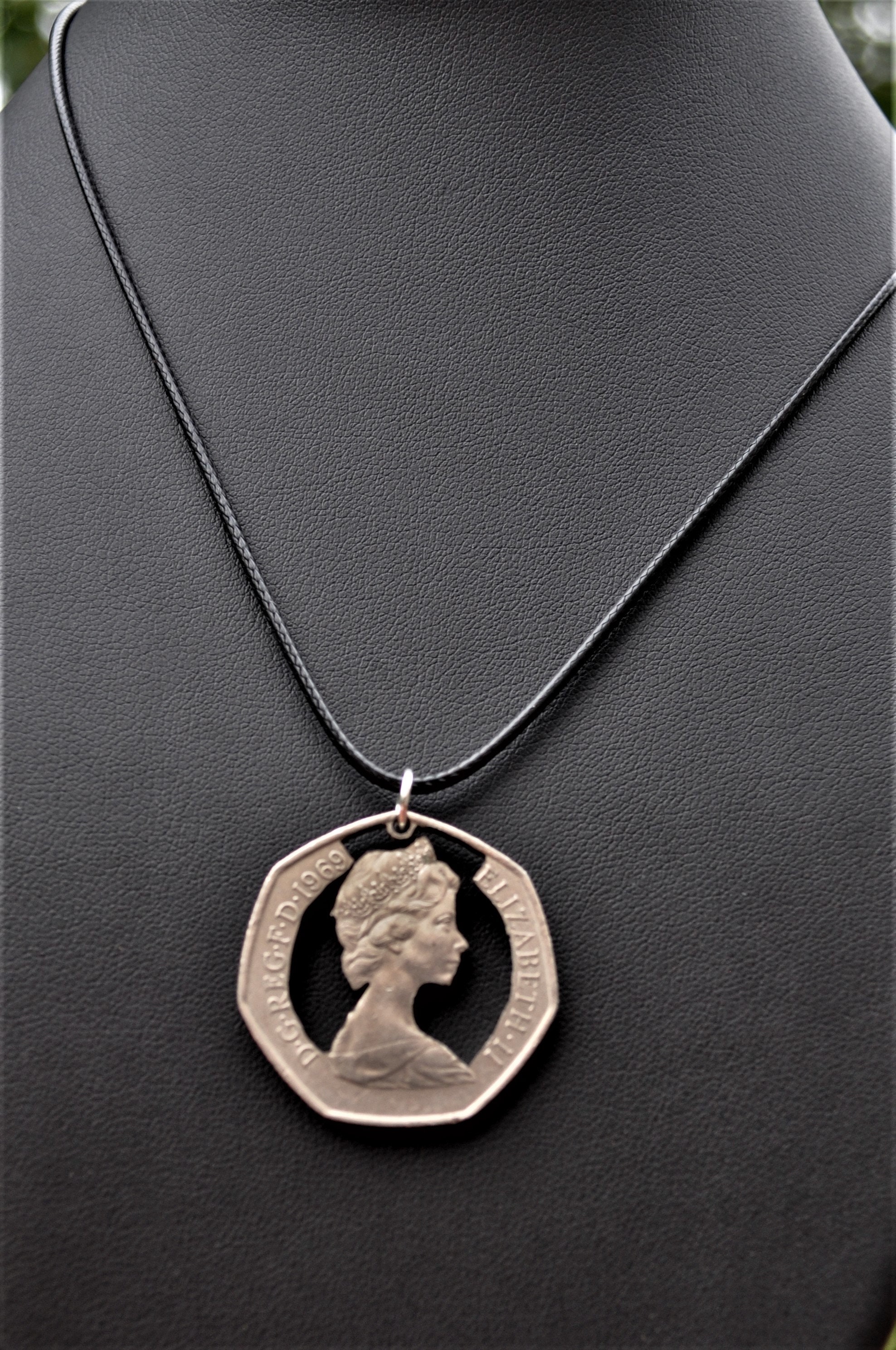 1969 Large Queen Elizabeth 7 Sided Cut Coin Pendant Necklace - Etsy