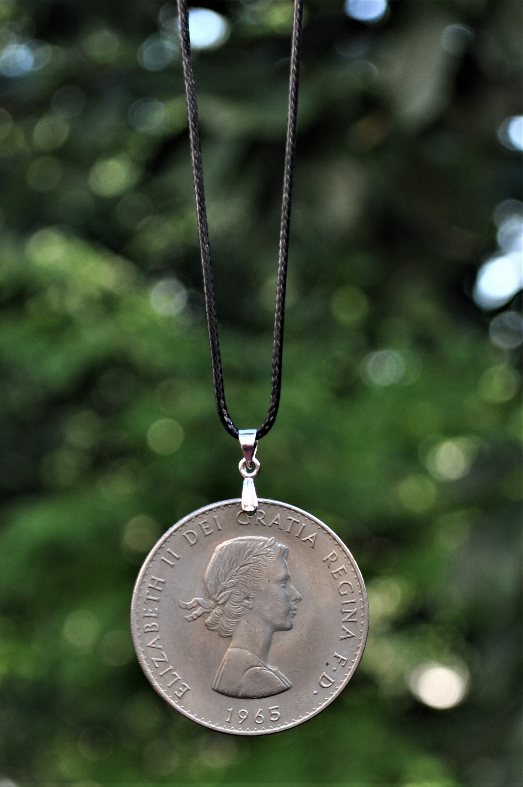 Large Reversable Queen Elizabeth/winston Churchill Coin Pendant ...