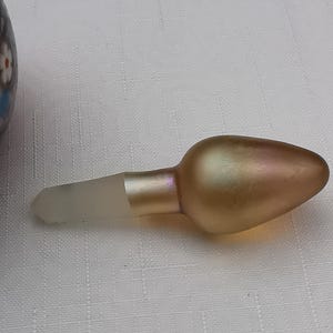 Studio Glass Okra Perfume Bottle. Stunning Iridescent Glass With Floral ...