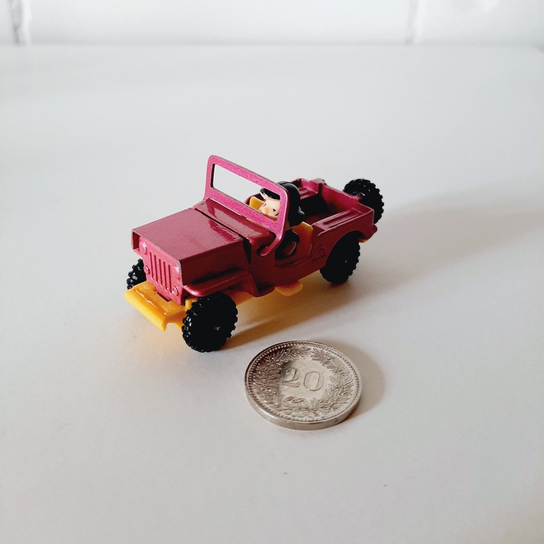 Diecast Lucy Peanuts Jeep 1952 Lucy Driving a Pink Jeep - Etsy