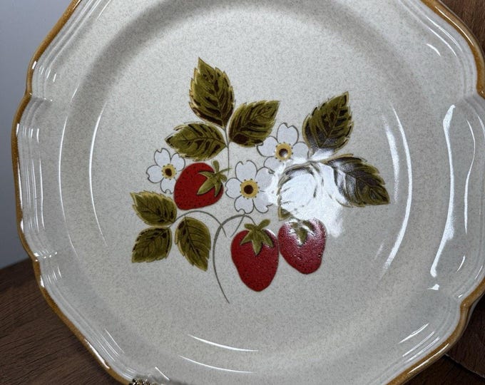 Mikasa Strawberry Festival Teacup and Saucer Set 4 Pieces Cute Vintage ...