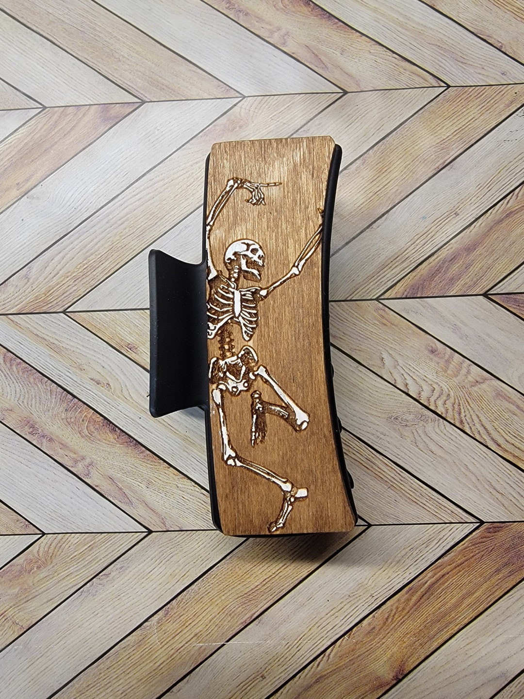 Dancing Skeleton Wooden Claw Clip for Spooky Halloween Blanket Season ...