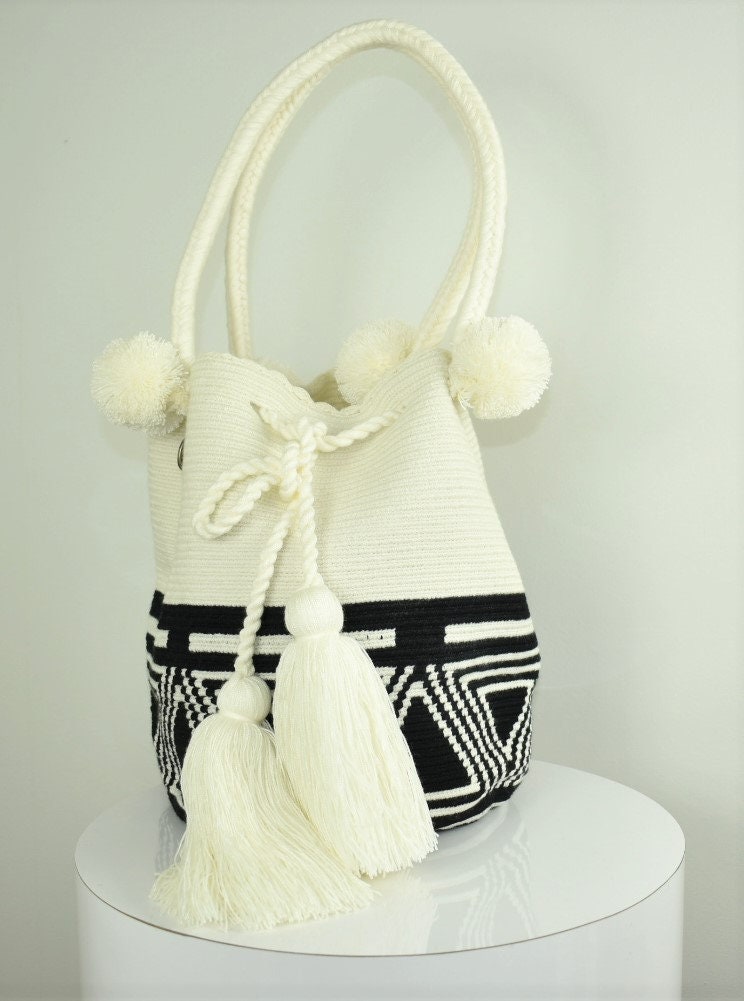 Wayuu Bag Traditional Knitted Triangles Pattern Base in - Etsy