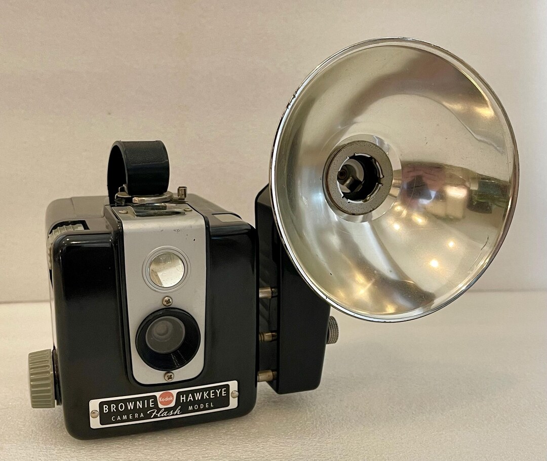Kodak Brownie HAWKEYE Camera Vintage 1950s Shutter Fires Flash UNTESTED ...