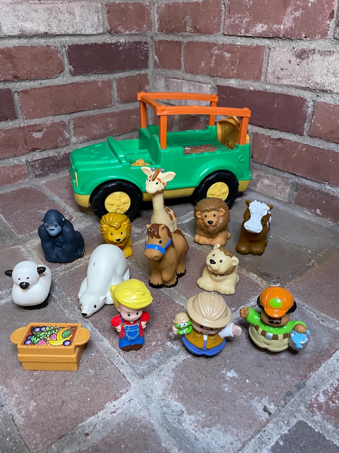 Fisher Price Little People Zoo Talkers Animal Sounds Safari Truck With ...