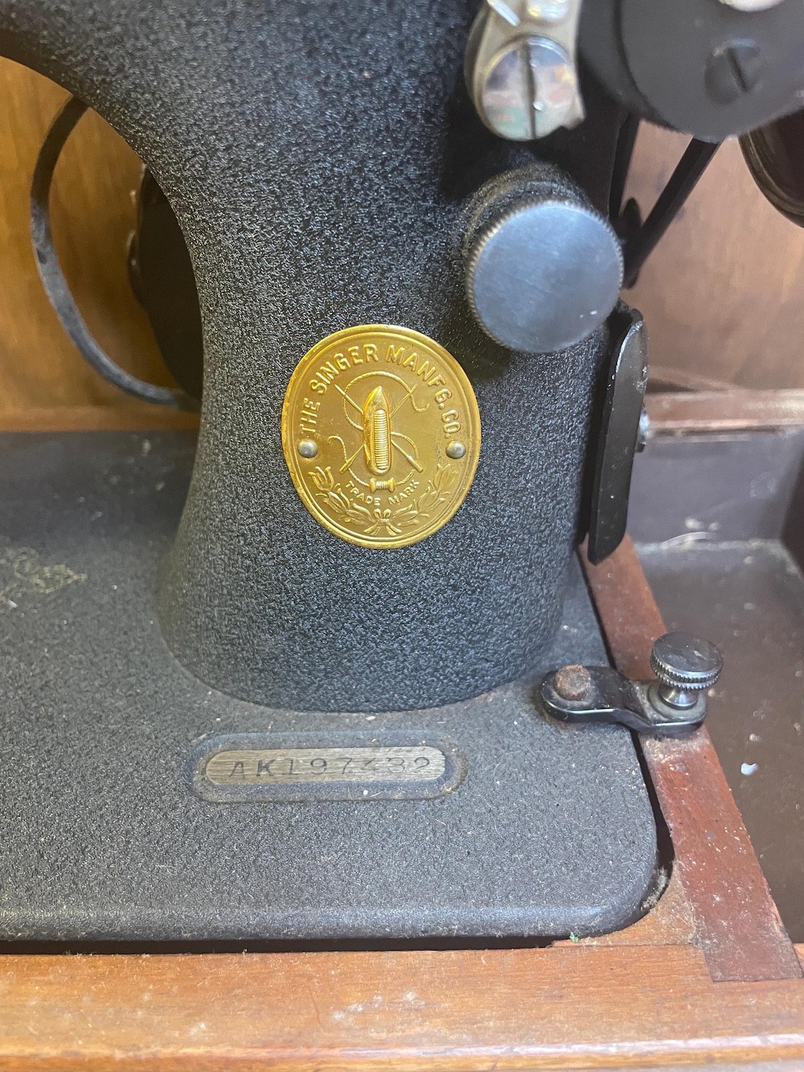 Antique Mid Century 1950s Singer Sewing Machine Model BZ 9-8 With ...