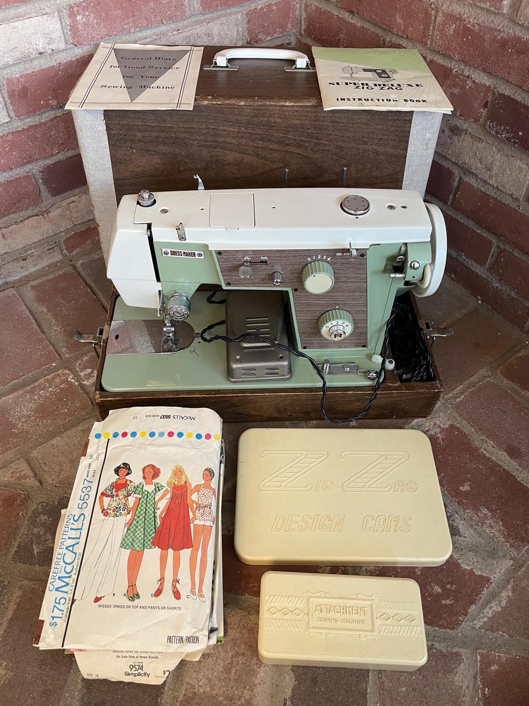 Vintage 1960s Dressmaker Sewing Machine in Mint Green - Etsy