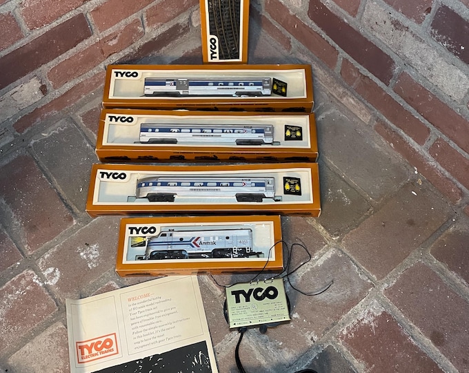 Vintage 1971 Tyco Amtrak Train Set With Lights - Etsy