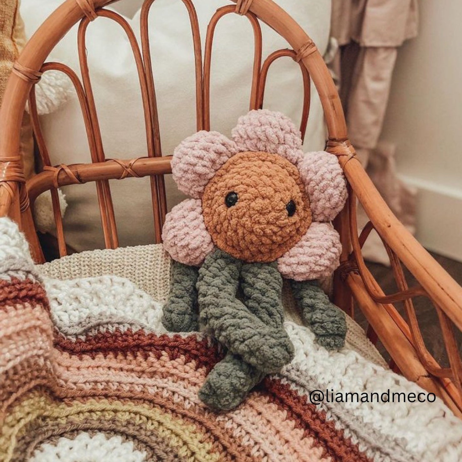 The ORIGINAL Groovy Flower Crochet Pattern / Low Sew Crochet Pattern ...