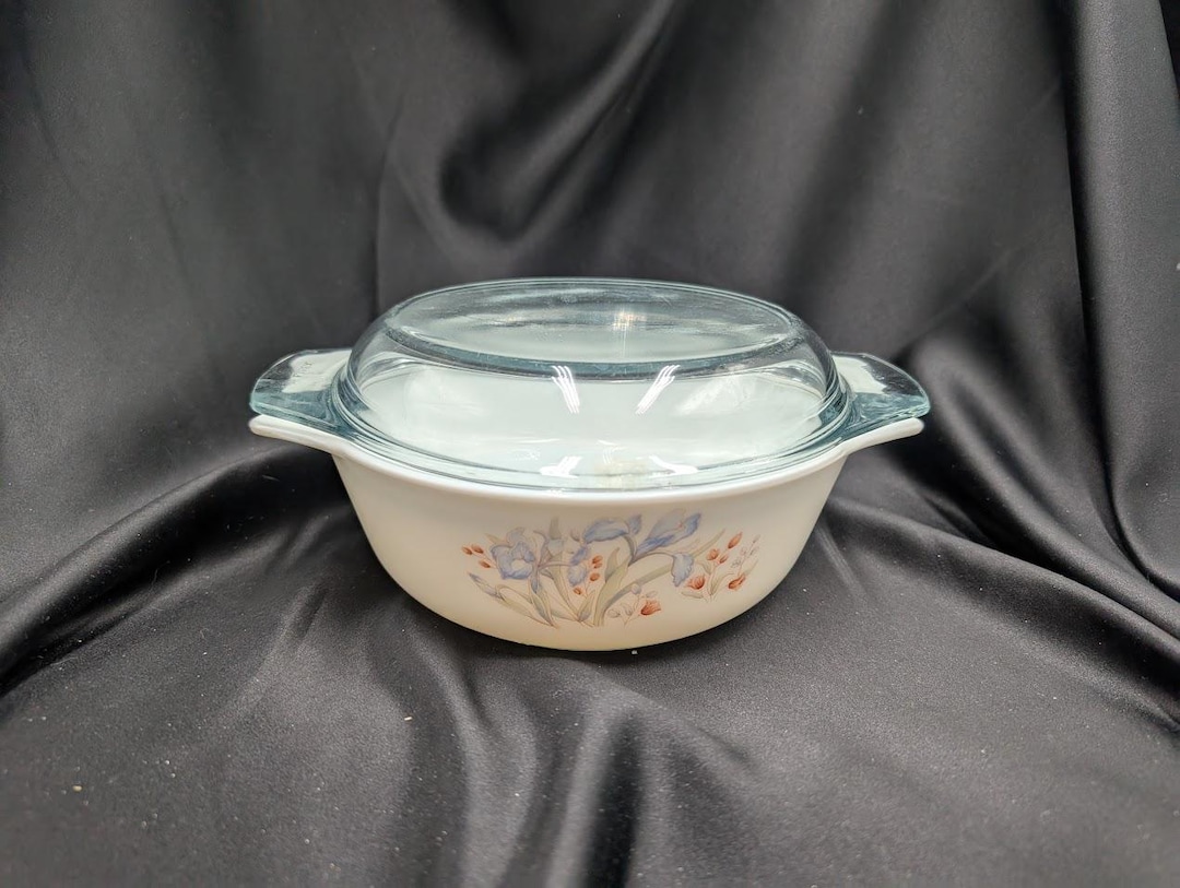 Vintage Pyrex Blue Iris 8 Inch Casserole With Lid - Etsy