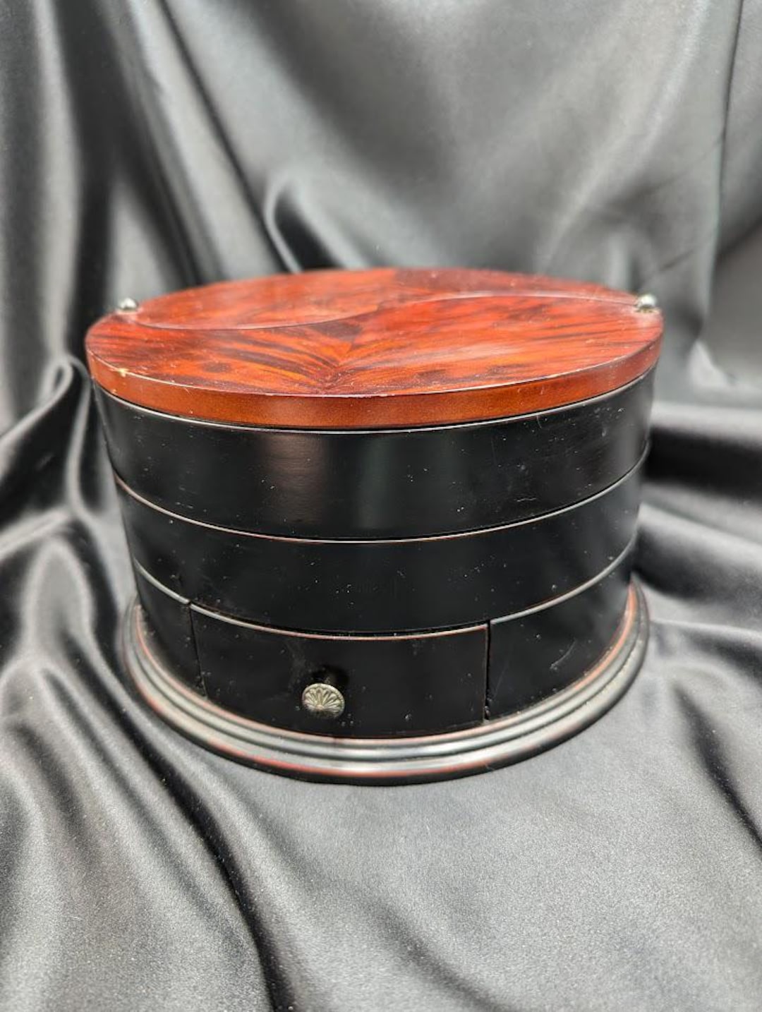 Bombay Company Round "yin Yang" Swivel Jewelry Box - Etsy