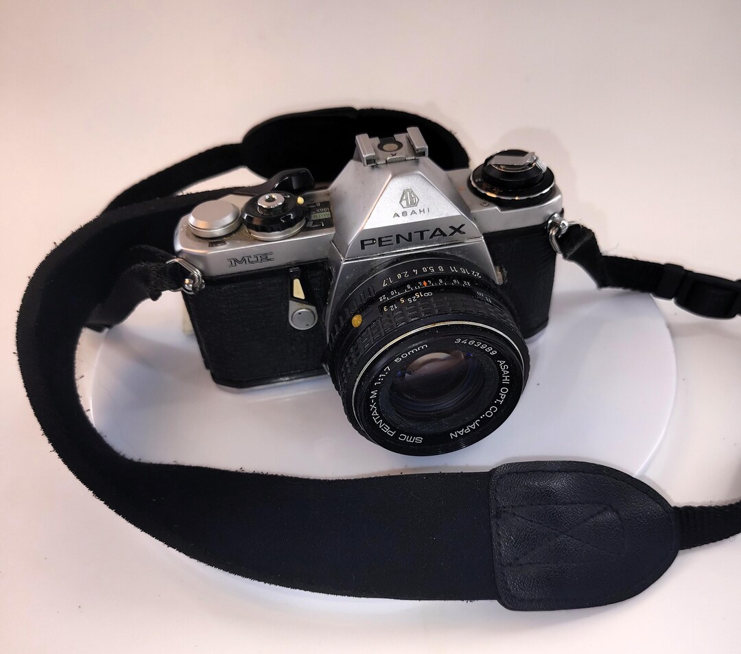 Vintage Pentax ME Camera With 50mm Lens - Etsy