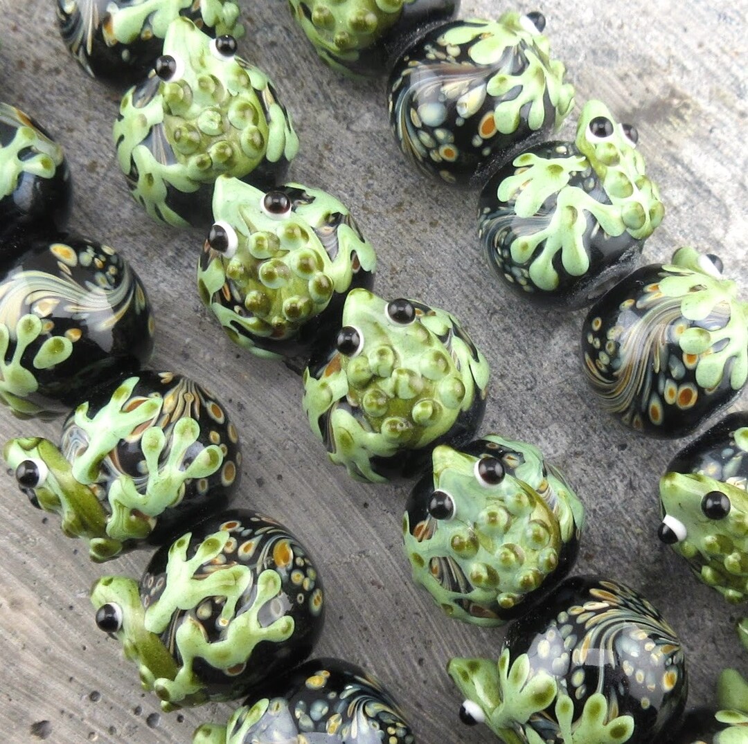 Frog Glass Lampwork Beads, Green Frogs, Round Black Wavy Swirl Design ...