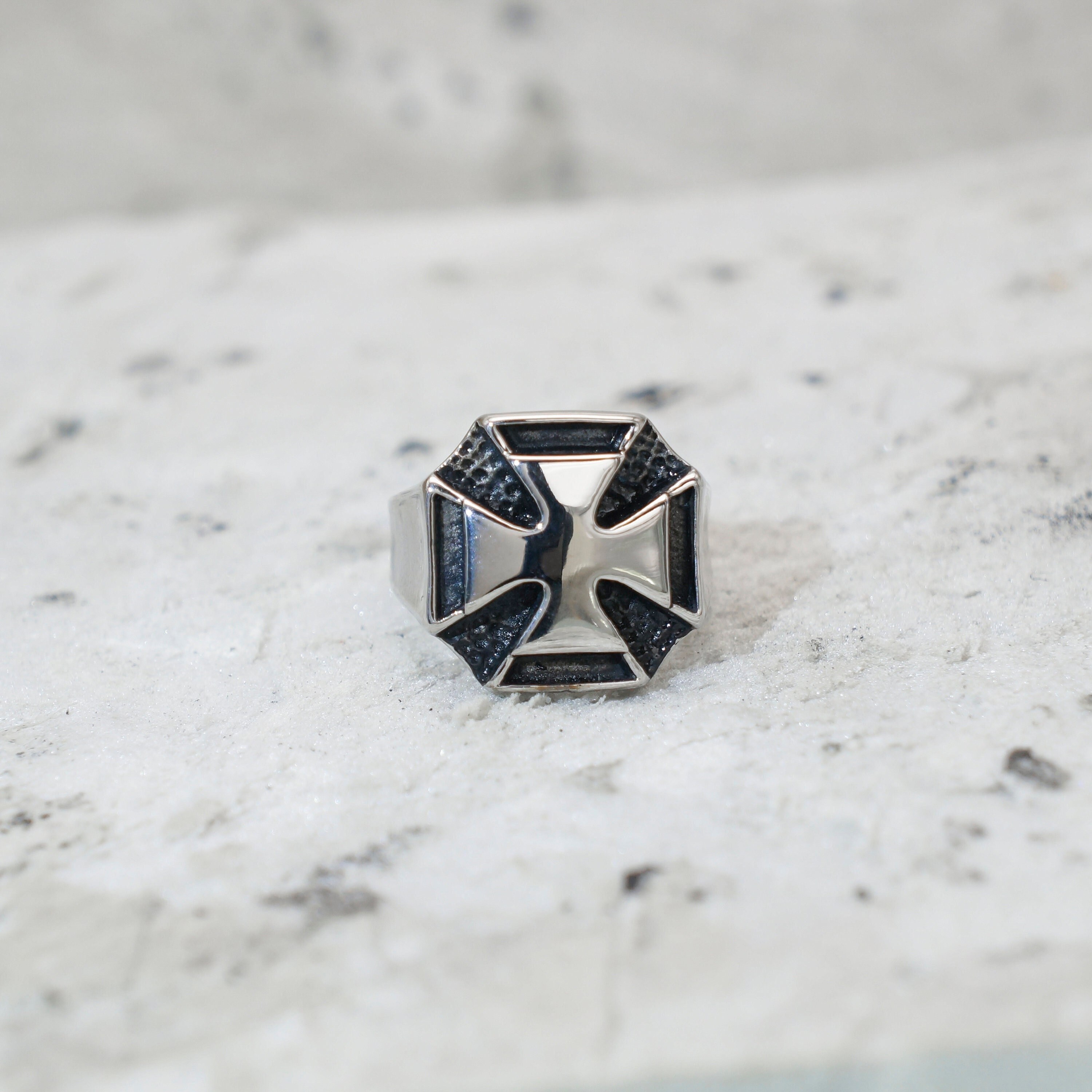 Christian Cross Signet Ring, Stainless Steel Engraved Faith Cross Men ...