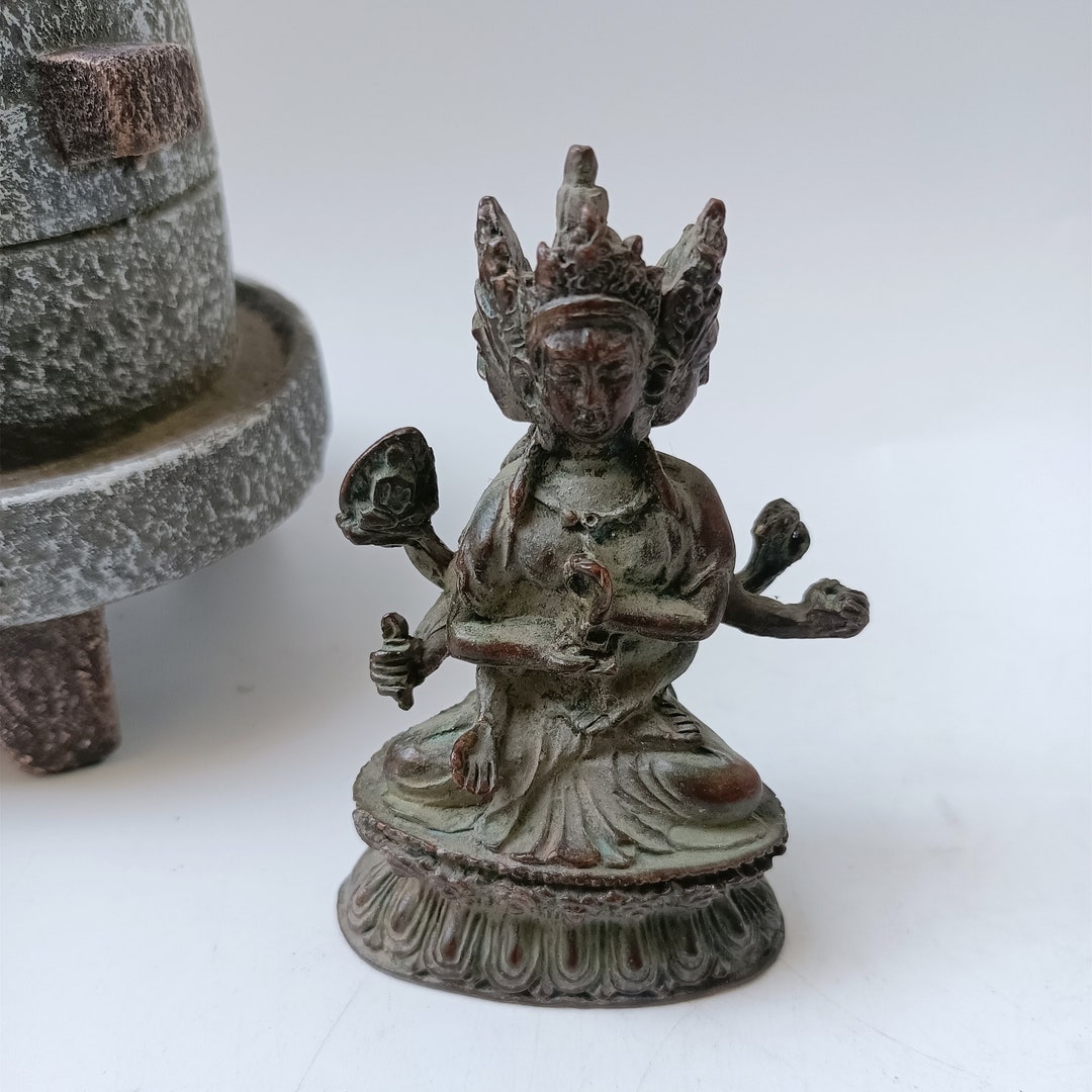 Tibetan Antique Copper Tibetan Avalokiteshvara Three-faced Buddha ...