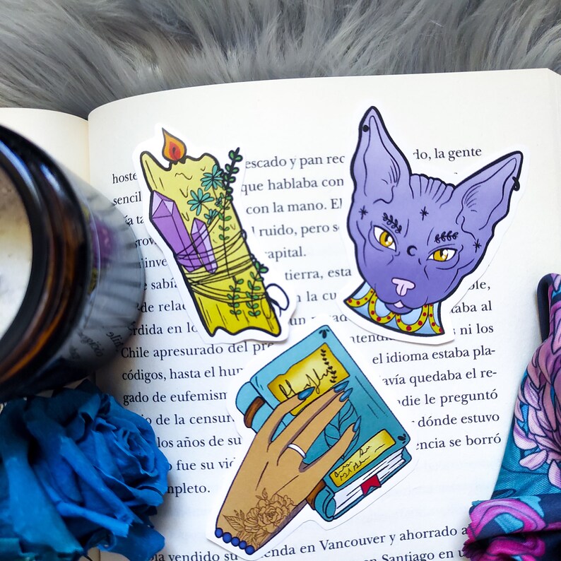 Set de pegatinas de brujas: Gato esfinge, libro de hechizos y vela ...