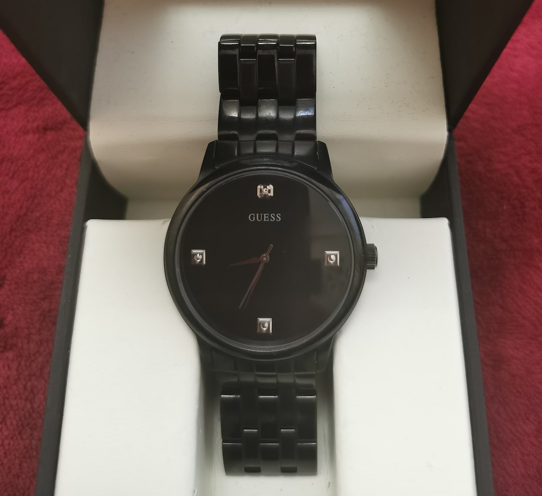 Guess Unisex Quartz Watch W11132G1 Crystal Japan Water Resist Black ...