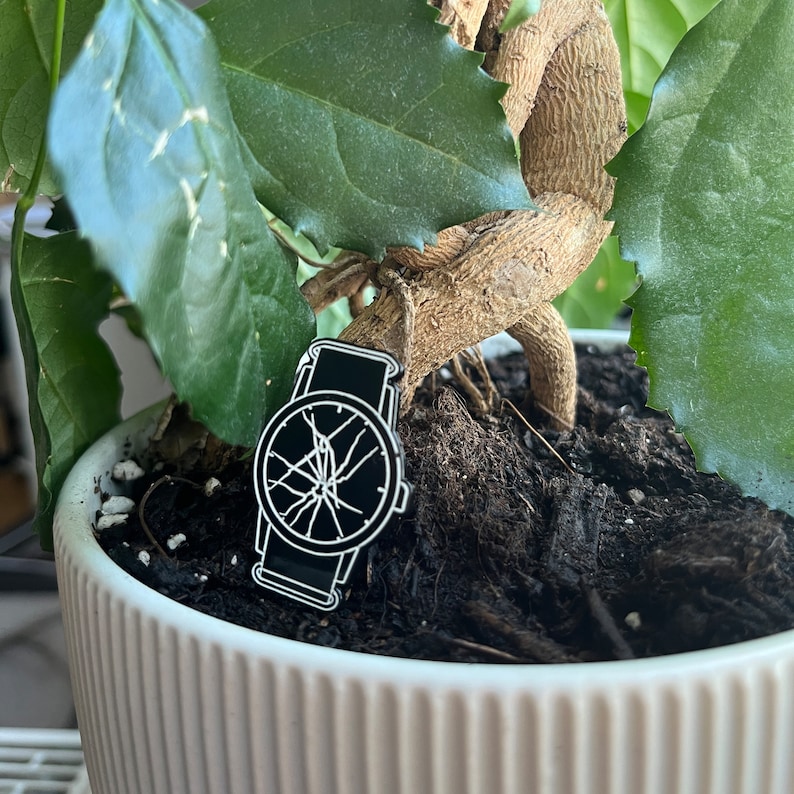 The Last of Us Joel's Broken Watch Pin - Etsy