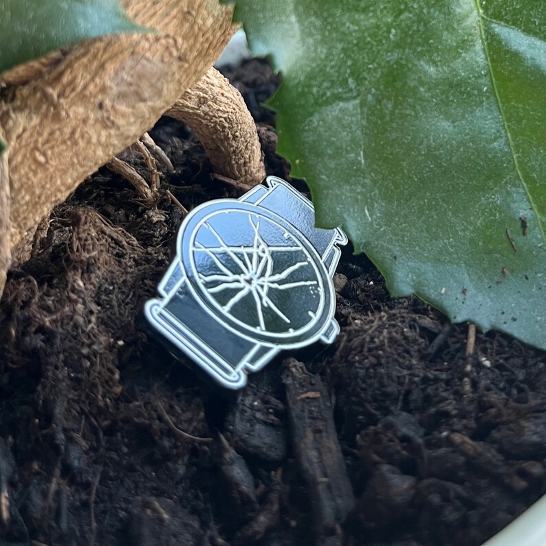 The Last of Us Joel's Broken Watch Pin - Etsy