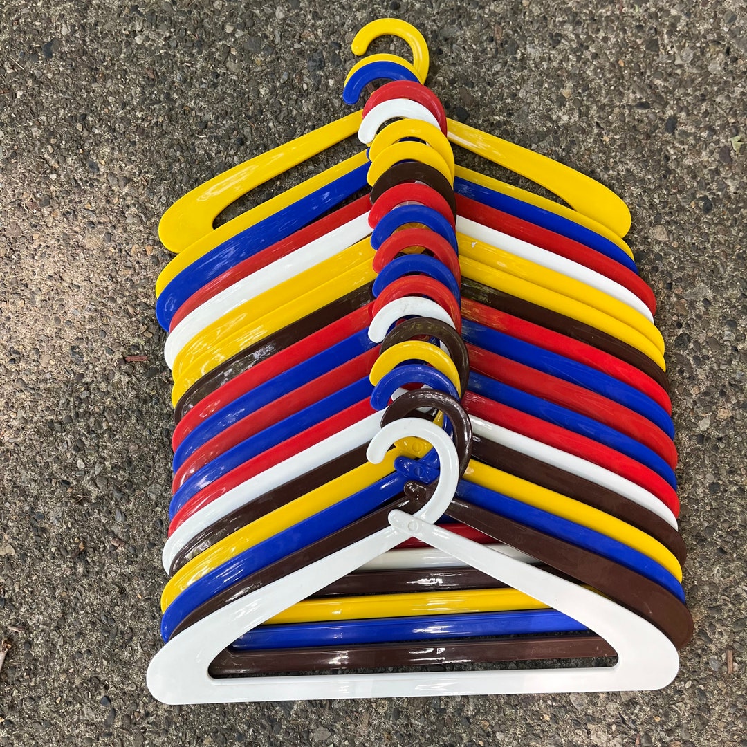 Vintage 1980's Pop Art Plastic Hangers Set of 19 White Red Blue Yellow ...