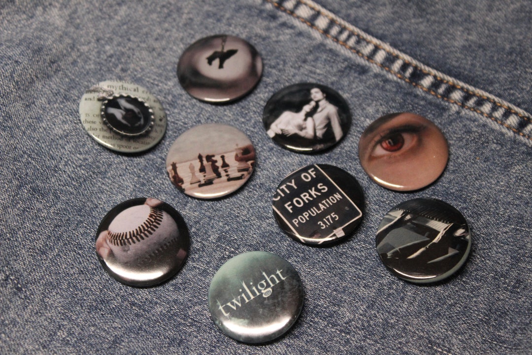 Twilight Button Pins, Twilight Themed Birthday Party, Twilight Party ...