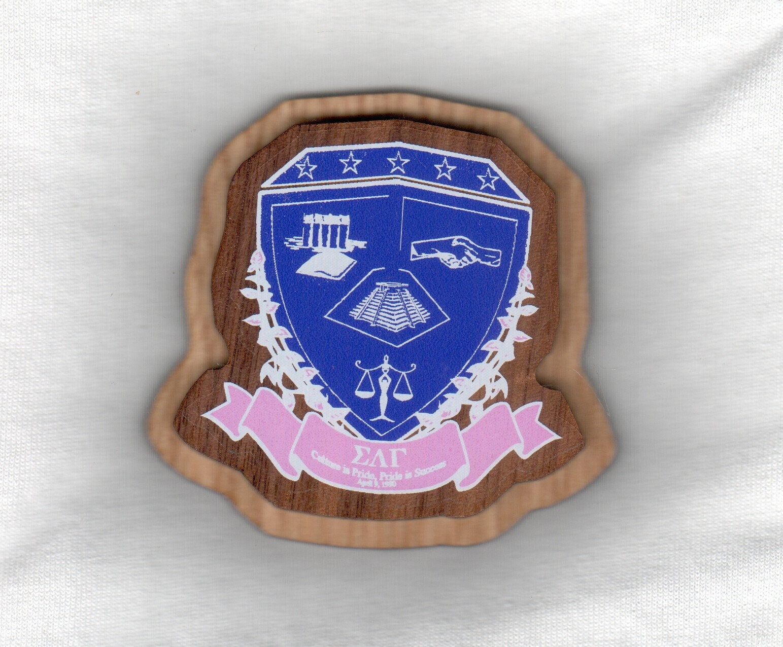 Sigma Lambda Gamma Shield