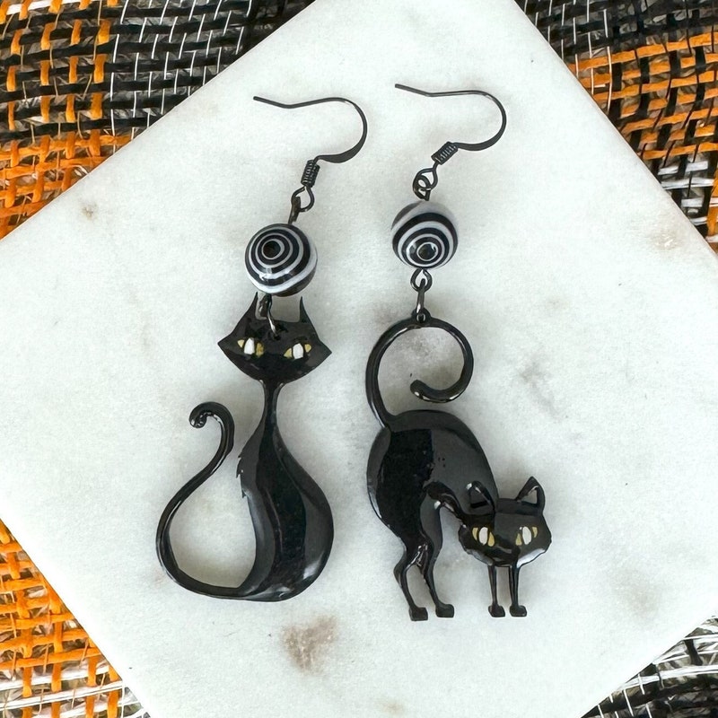 Resin Wire Cat Earrings - Etsy