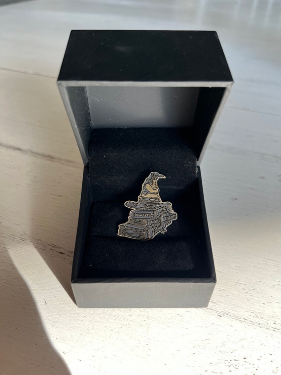 Harry Potter hogwarts magic theory sorting hat enamel… - Gem