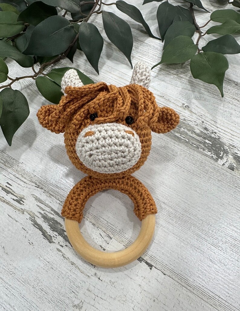 Highland Cow Rattle, Baby Photo Prop, Baby Announcement - Etsy