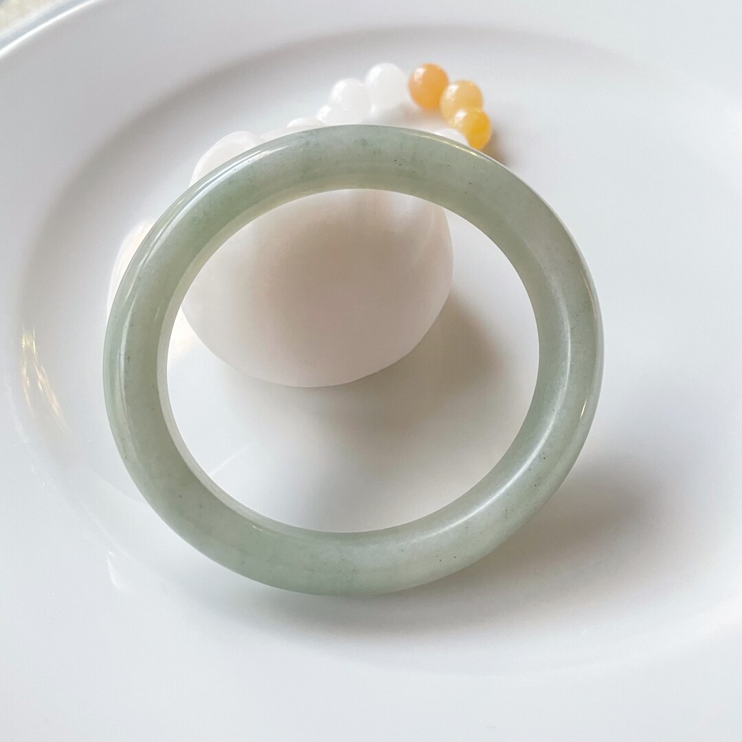 56mm Natural Green Quartzite Jade Oval Bangle (shetai Jade/shetaicui ...