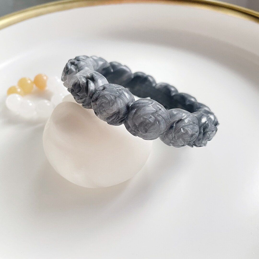 55.4mm Hand-sculpted Natural Quartzite Jade Bangle (shetaicui/佘太翠 ...