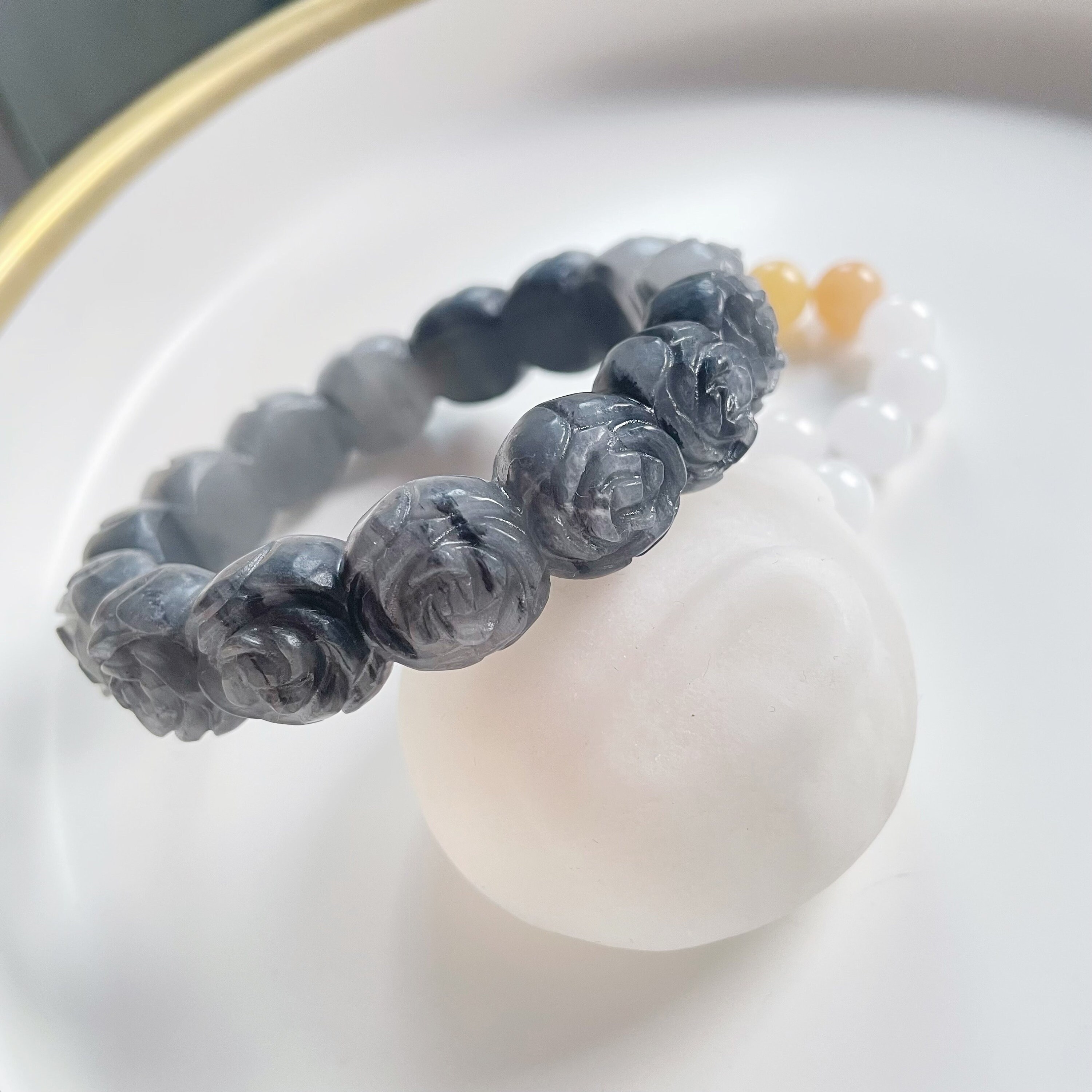 60.3mm Hand-sculpted Natural Quartzite Jade Bangle (shetaicui/佘太翠 ...