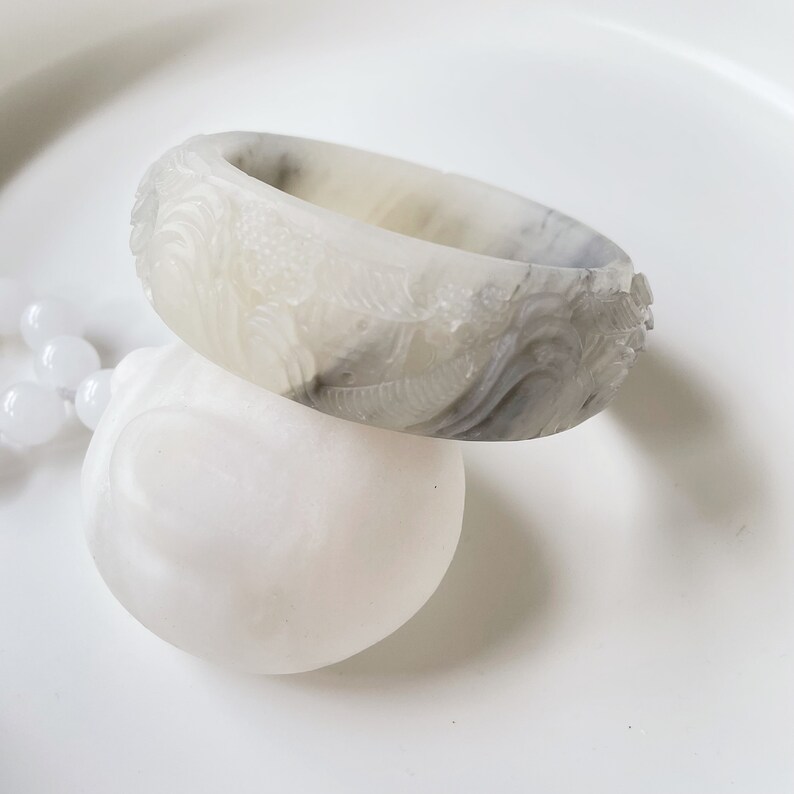 57.6mm Hand-sculpted Natural Quartzite Jade Bangle (shetaicui/佘太翠), Ink ...