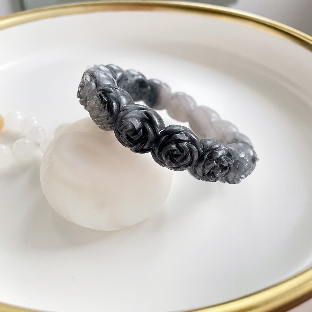 57.5mm Hand-sculpted Natural Quartzite Jade Bangle (shetaicui/佘太翠 ...