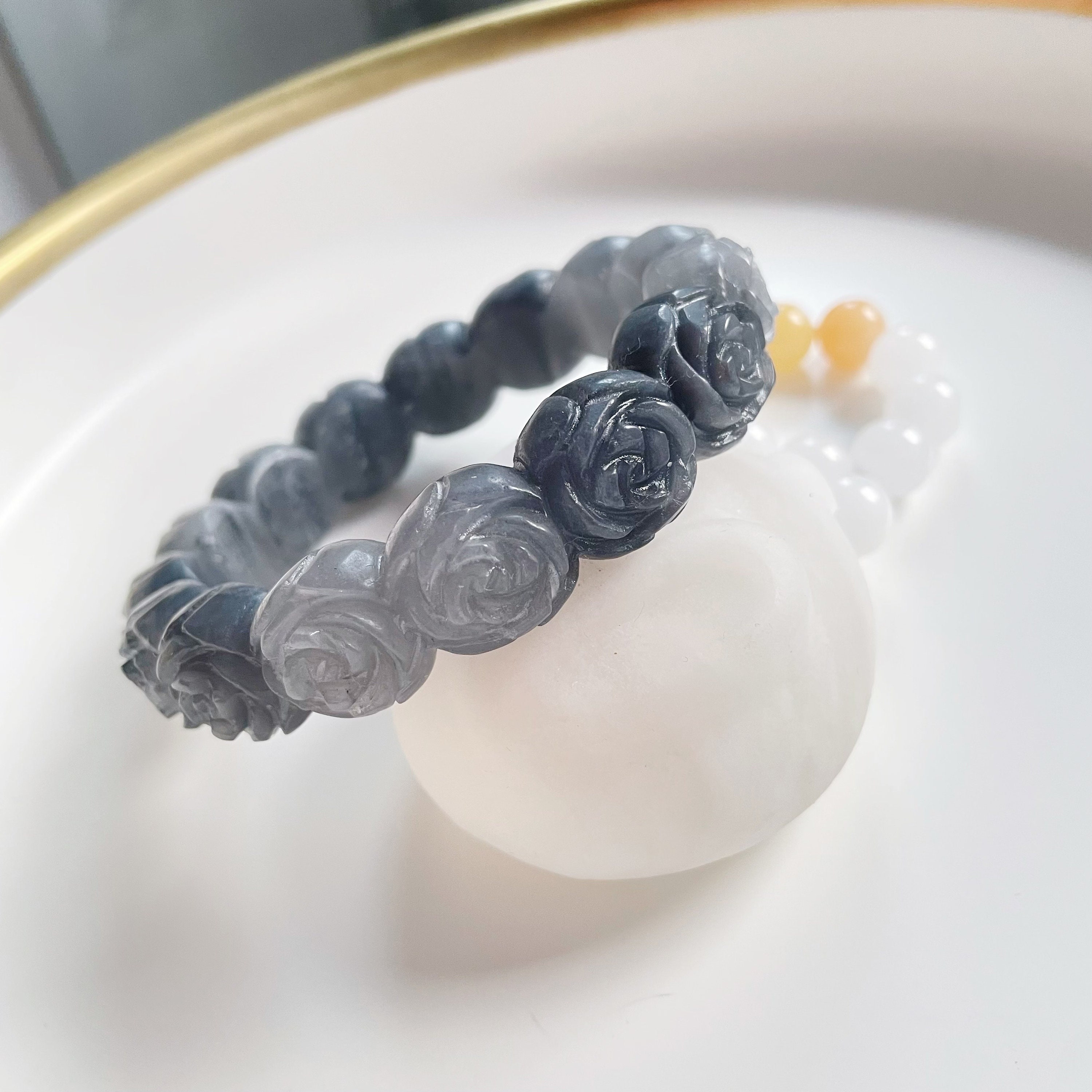 60.3mm Hand-sculpted Natural Quartzite Jade Bangle (shetaicui/佘太翠 ...