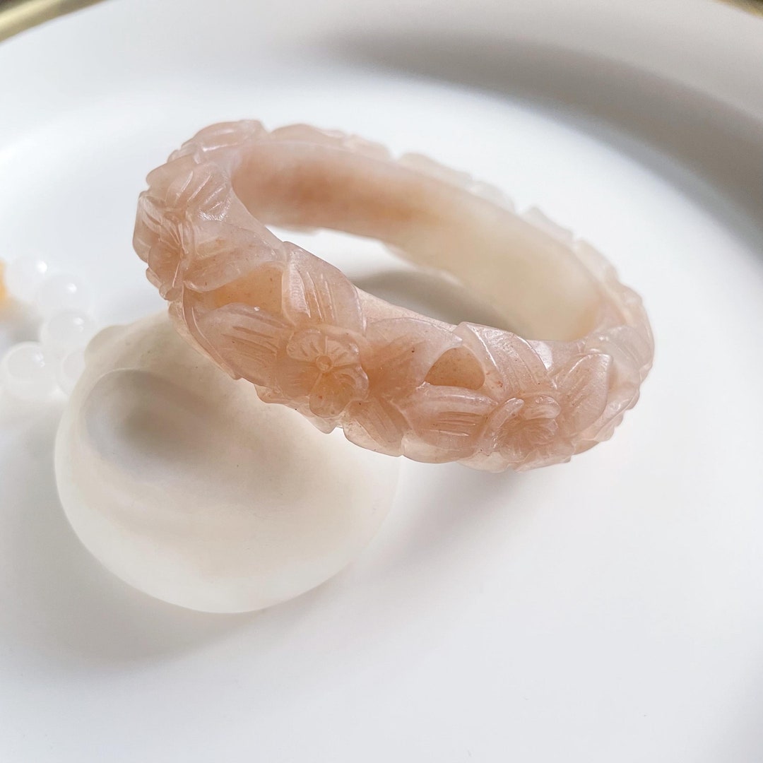 61.5mm Hand-sculpted Natural Quartzite Bangle (shetaicui/佘太翠), Lily ...