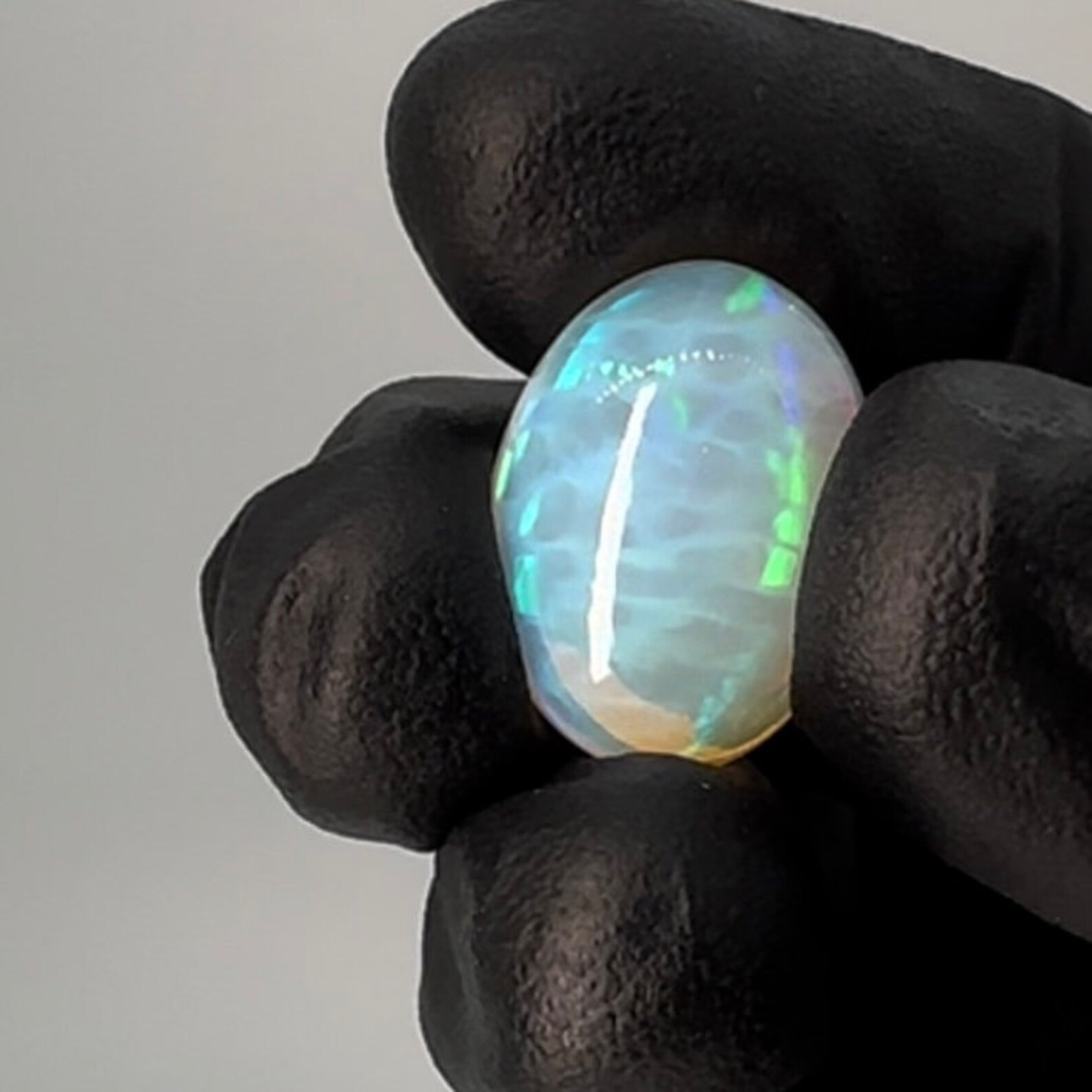 14.45cts Welo Ethiopian Opal, Flashing, Webbed Honeycomb Pattern ...