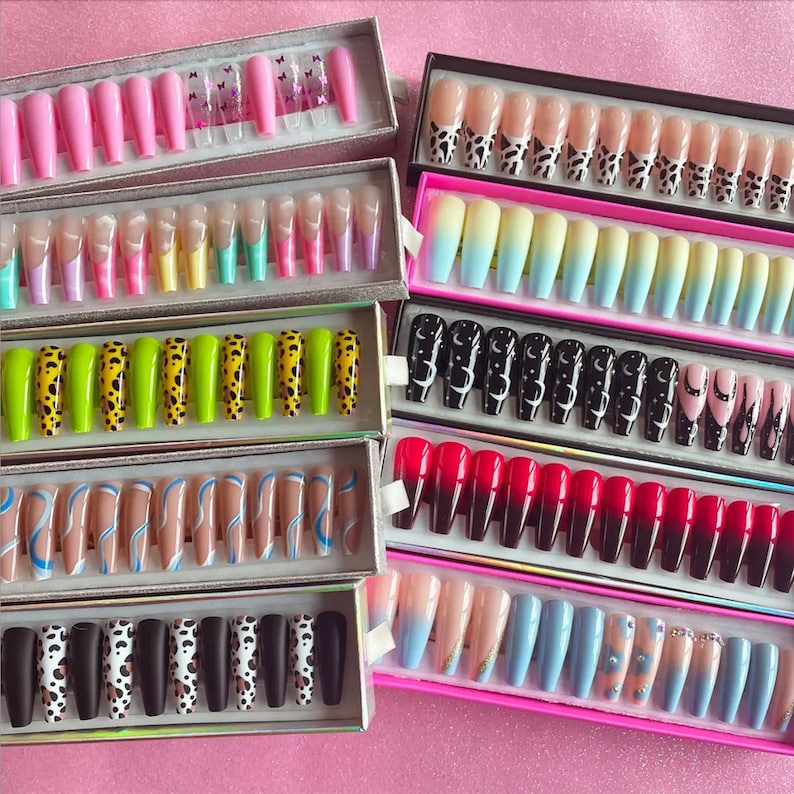 Assorted Press on Nails Random Glue-on Manicure Set Hand Made Gel Nails ...